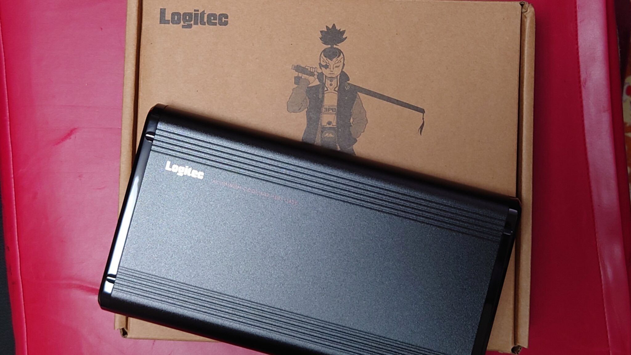 Logitec LHR-EKWU3BK はスタンドが安定している無難な 3.5インチHDDケース – sketch99